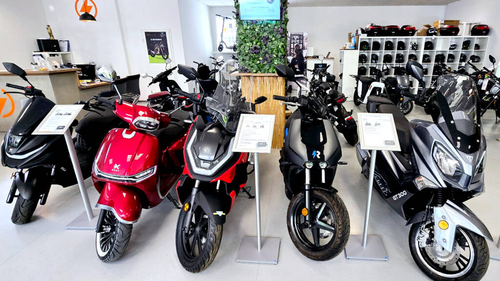 E-Roller, E-Scooter & E-Motorräder in München | eRide Hub Showroom & Werkstatt – ⚡️eRide Hub München
